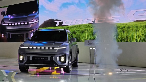 KG 모빌리티, 중형급 전기 SUV ‘토레스 EVX’ 9월 출시