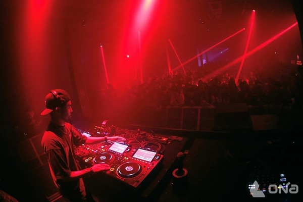 AOMG 뮤직 콘텐츠 파티 'AOMIX FEST #4' 성료...국내외 최정상 DJ들의 플레이