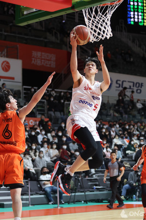 2022-2023 SKT 에이닷 프로농구 5라운드 MVP 서울 SK 김선형 선정